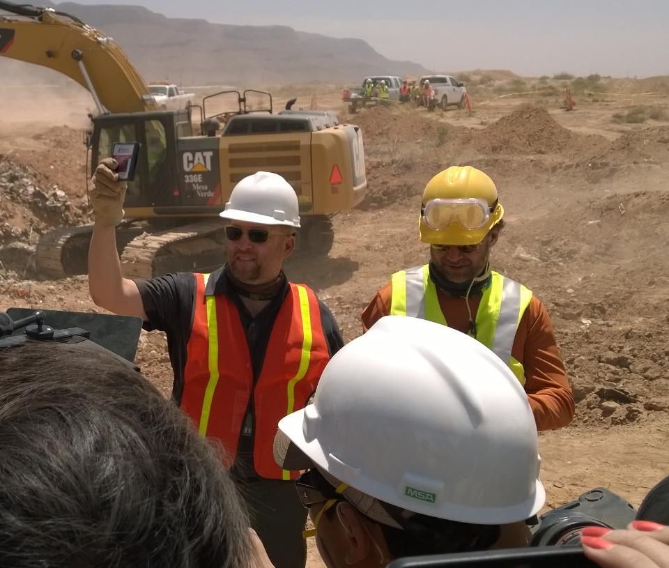 UPDATE: See Microsoft dig up landfilled E.T. Atari cartridges - video ...