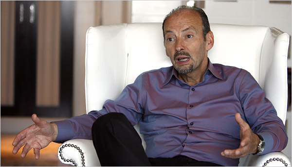 26 particularly rad photos of EA's Peter Moore | VG247