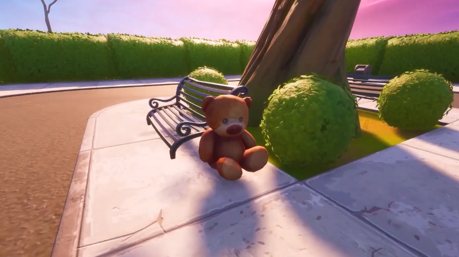 Fortnite: Destroy Teddy Bears at Holly Hedges